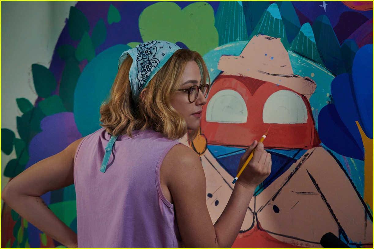 Lili Reinhart Lives 2 Different Lives In 'Look Both Ways' Trailer ... Lili Reinhart Lives 2 Different Lives In 'Look Both Ways' Trailer ...