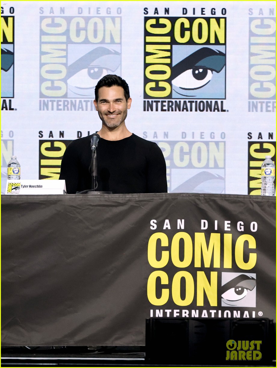 Full Sized Photo of sarah michelle gellar teen wolf comic con 14 ...