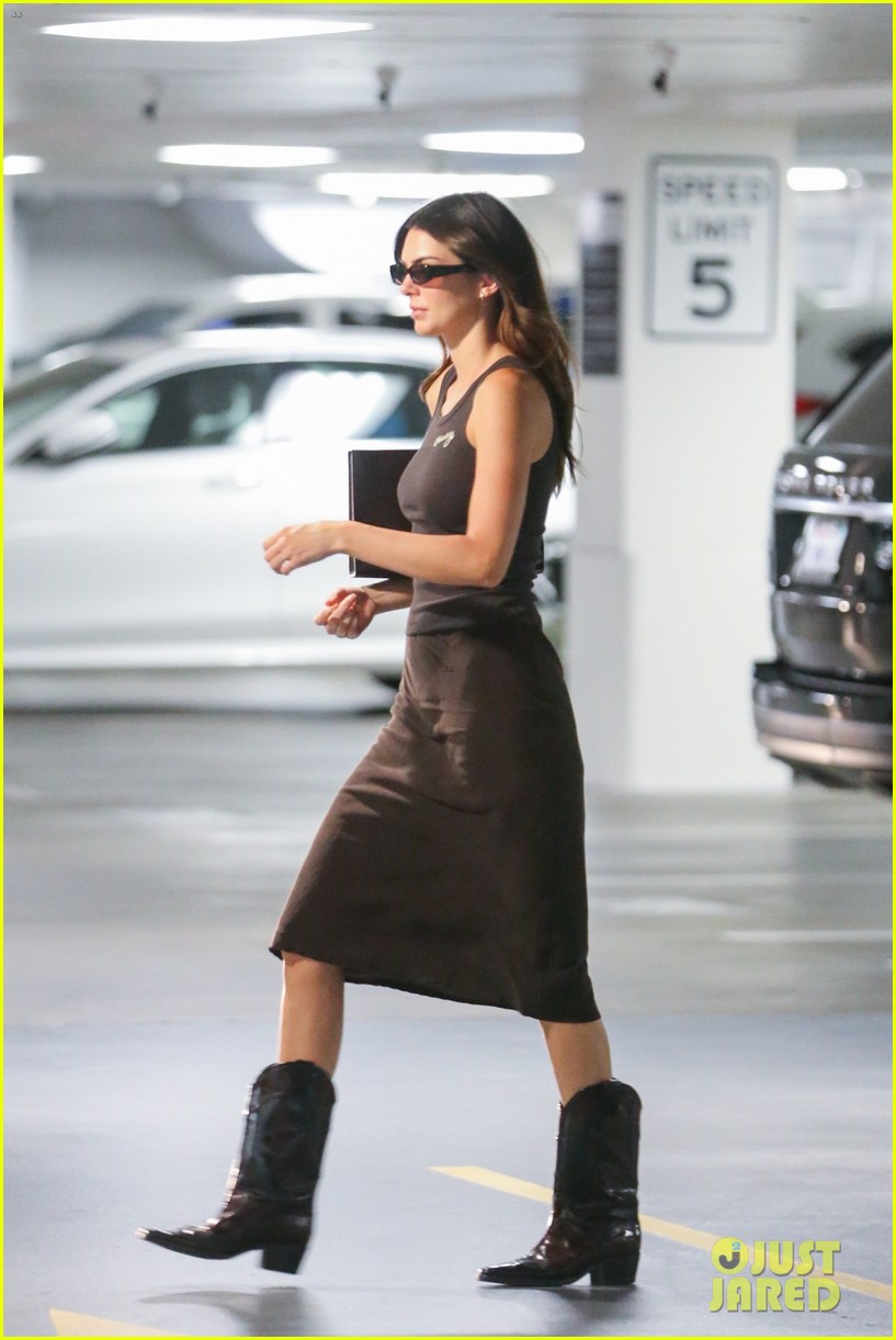 Kendall Jenner Heads To A Business Meeting Before Kicking Off Her ...