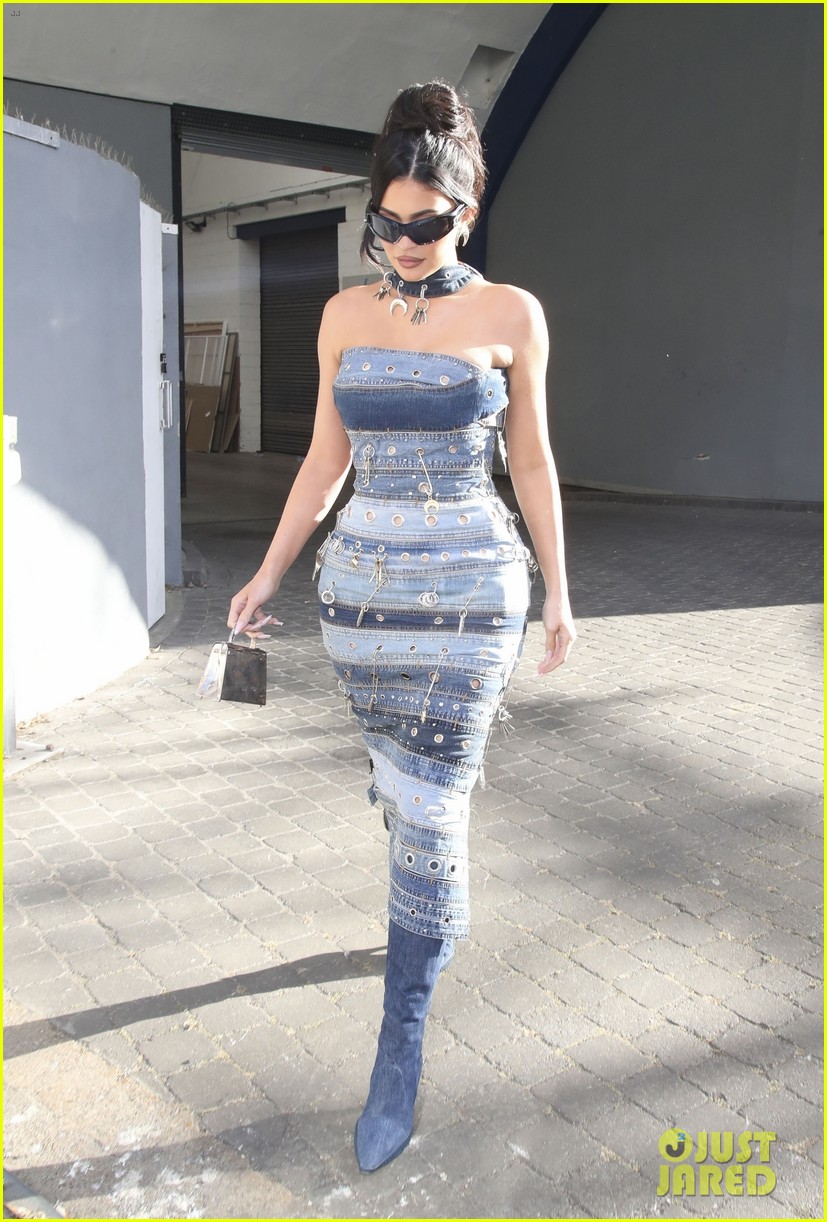 Kylie Jenner Rocks All Denim While Working in London | Photo 1353699 ...