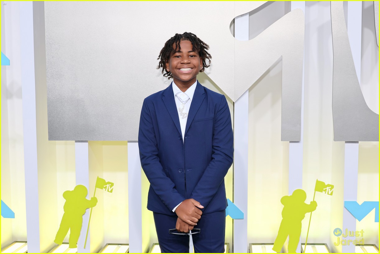 Full Sized Photo of that girl lay lay young dylan attend the vmas 13 ...