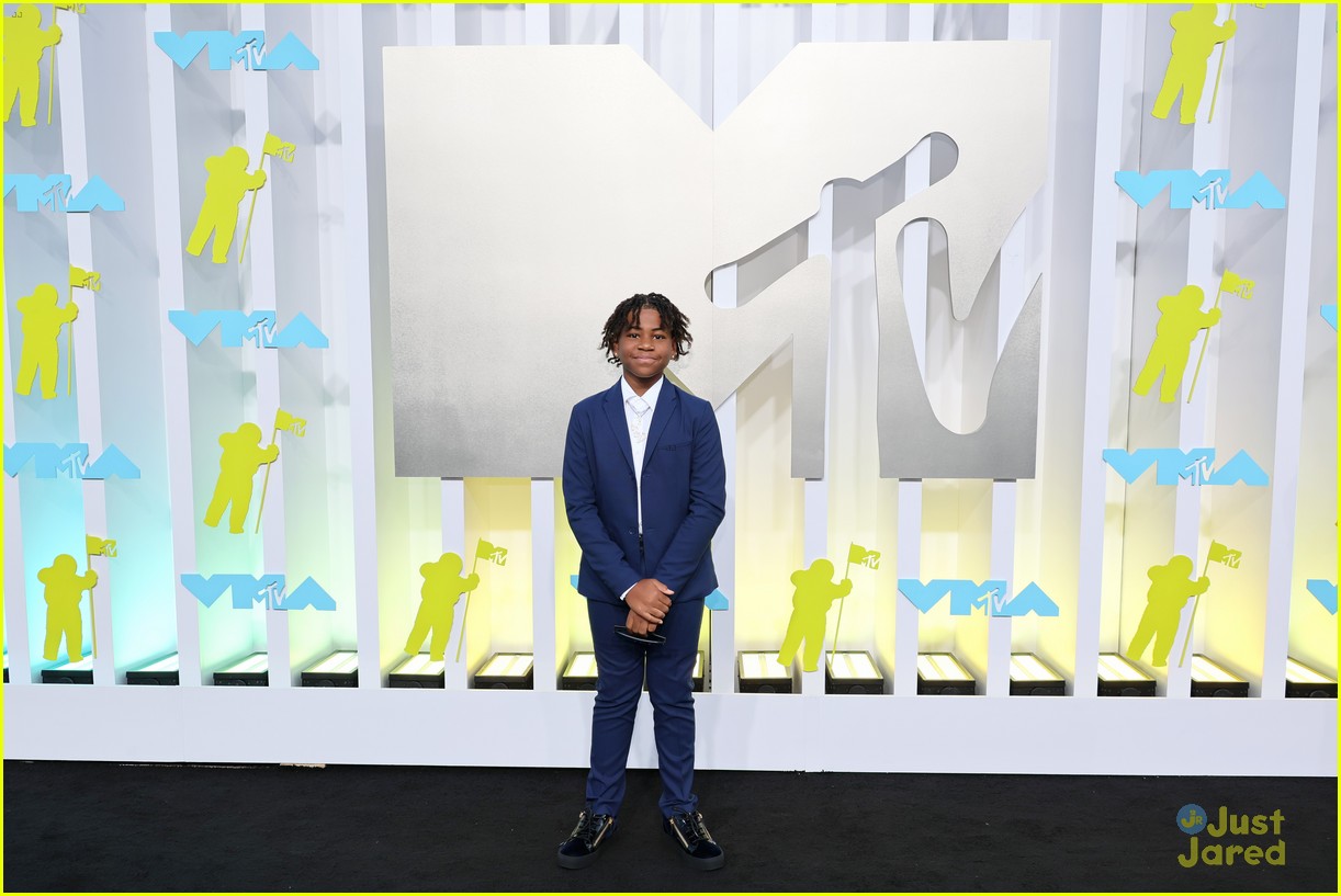 That Girl Lay Lay & Young Dylan Hit the Carpet at the MTV VMAs 2022 ...