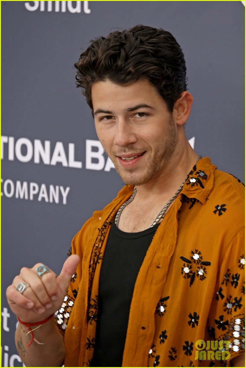 Nick Jonas Caps Off His Weekend With Performance at Cedars-Sinai ...