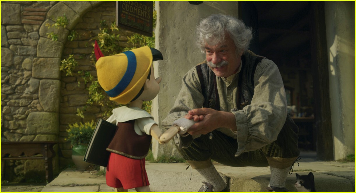 Full Sized Photo of pinnochio comes alive in new trailer for live ...