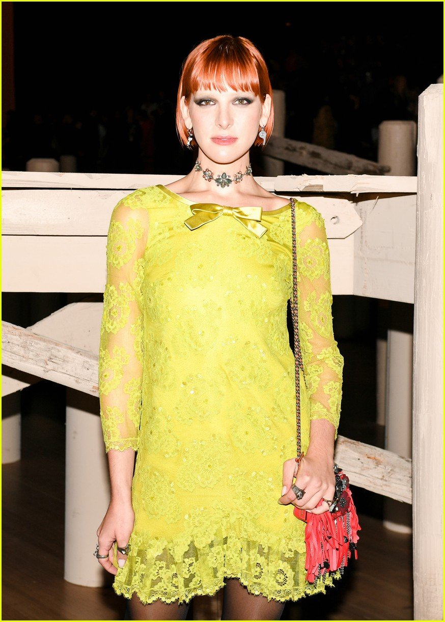 'XO, Kitty' Stars Anna Cathcart & Anthony Keyvan Attend Coach Fashion ...