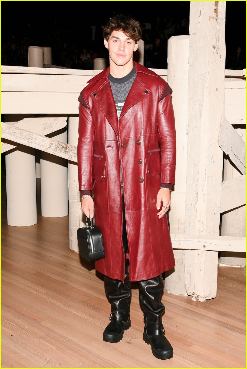 'XO, Kitty' Stars Anna Cathcart & Anthony Keyvan Attend Coach Fashion ...