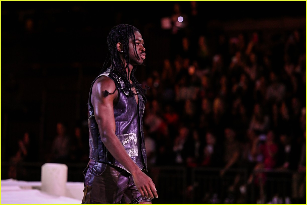 'XO, Kitty' Stars Anna Cathcart & Anthony Keyvan Attend Coach Fashion ...