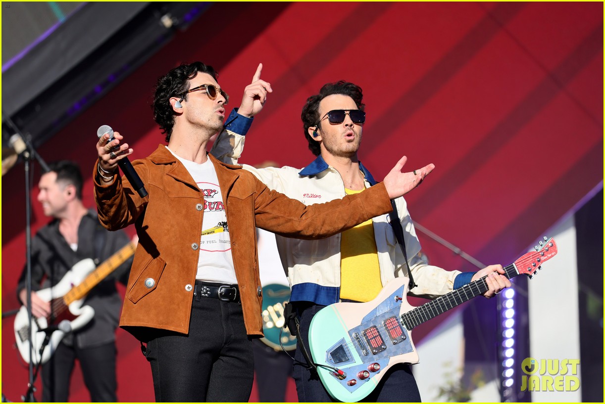 Jonas Brothers Hit the Stage for Performance at Global Citizen Festival 2022 | Photo 1358010 ...