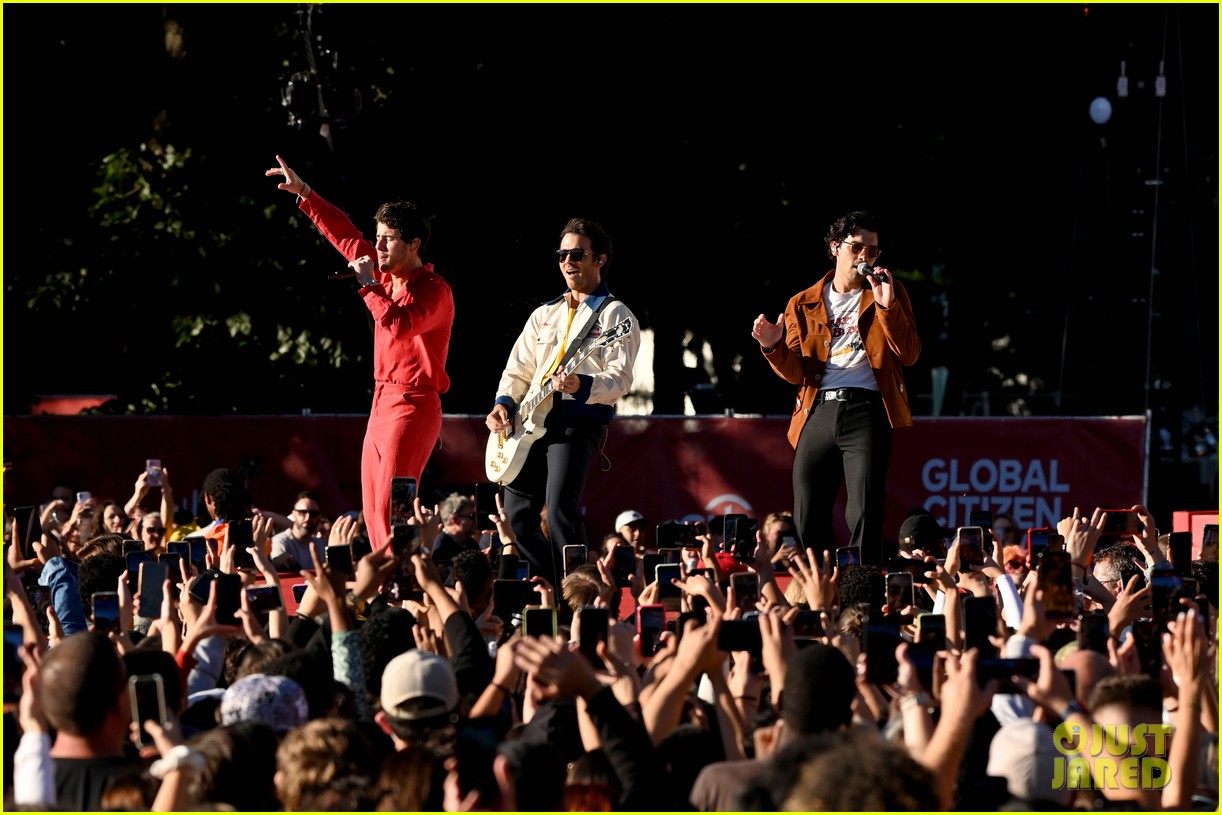 Jonas Brothers Hit the Stage for Performance at Global Citizen Festival ...