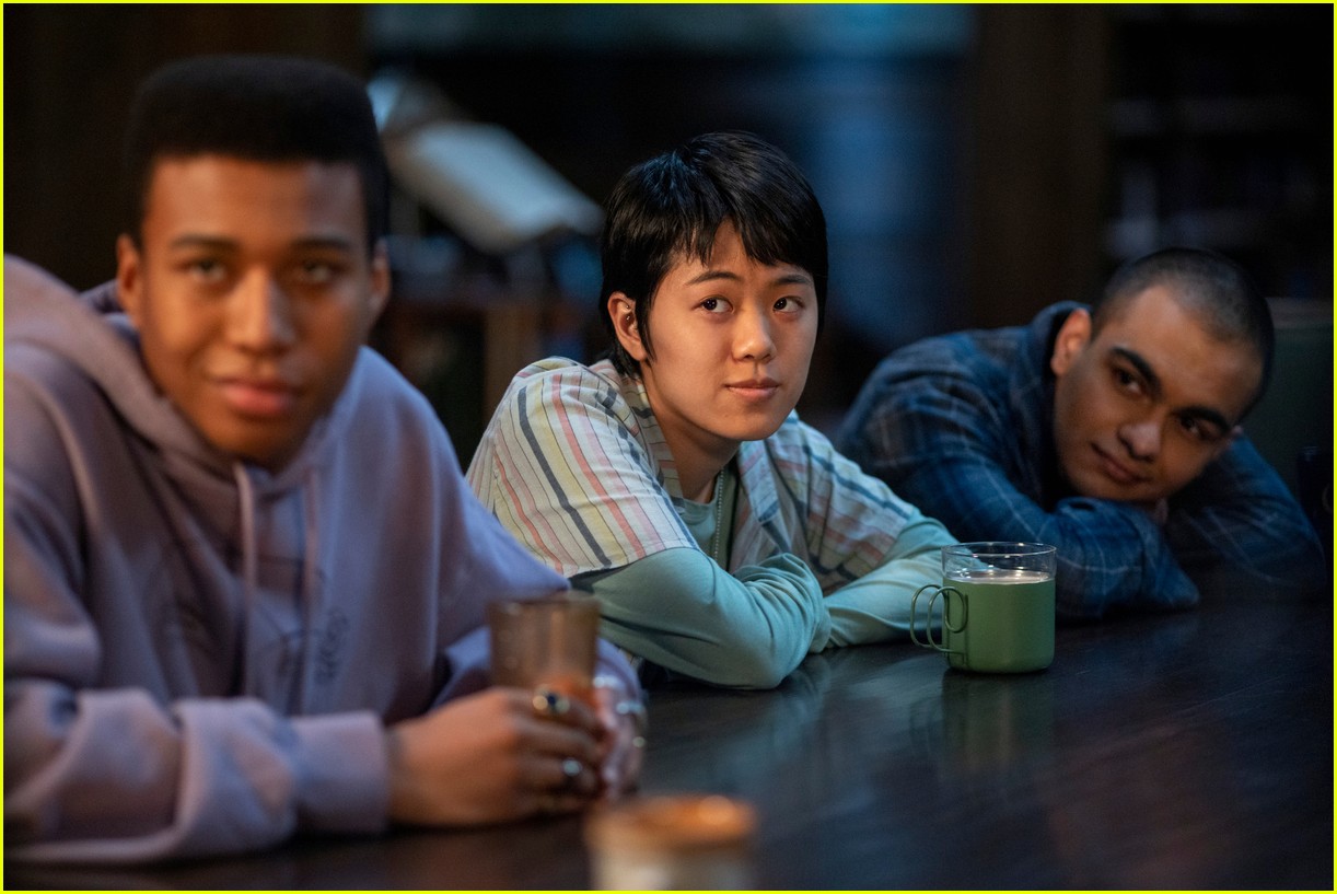 Full Sized Photo of netflix debuts the midnight club trailer watch now ...