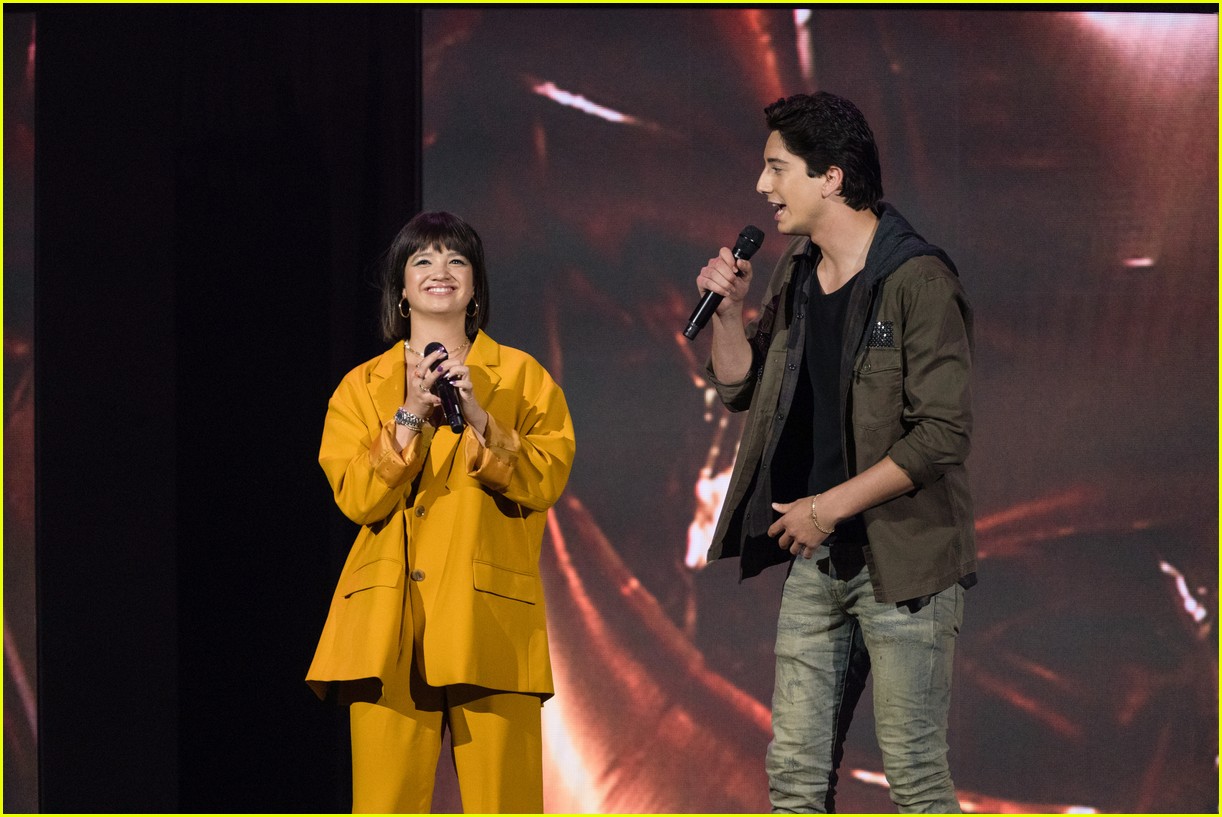 Full Sized Photo Of Peyton Elizabeth Lee Milo Manheim Debut Prom Pact