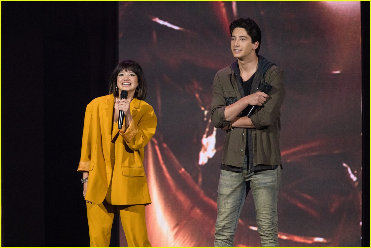 Peyton Elizabeth Lee & Milo Manheim Unveil 'Prom Pact' Poster at D23 ...