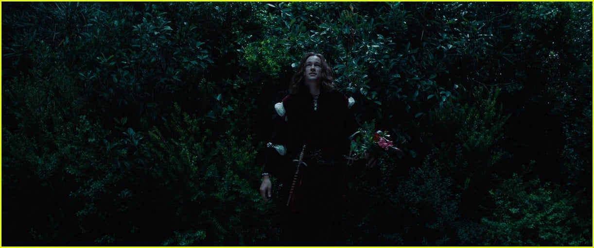 Kyle Allen's Romeo Dates Rosaline & Juliet In 'Rosaline' Trailer ...