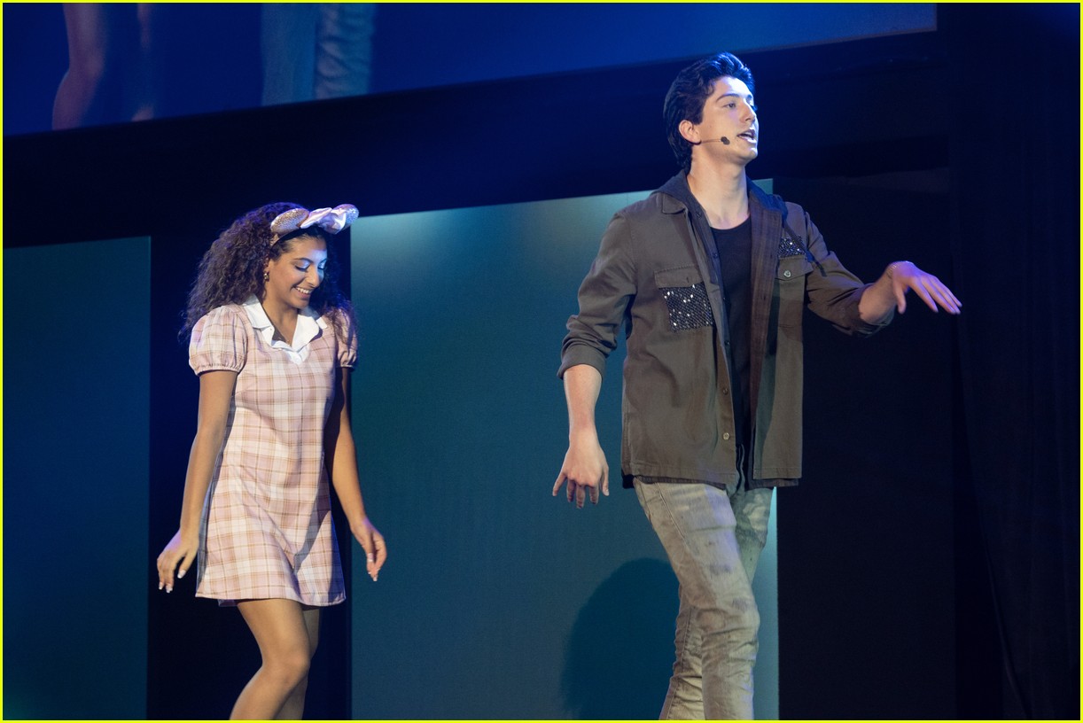 'Zombies 3' Cast Perform 'Alien Invasion' at D23 Expo (Video) | Photo ...