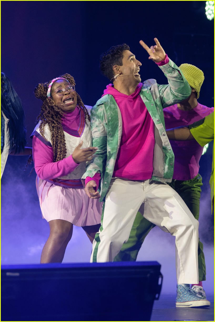 Full Sized Photo of zombies cast perform alien invasion at d23 expo ...