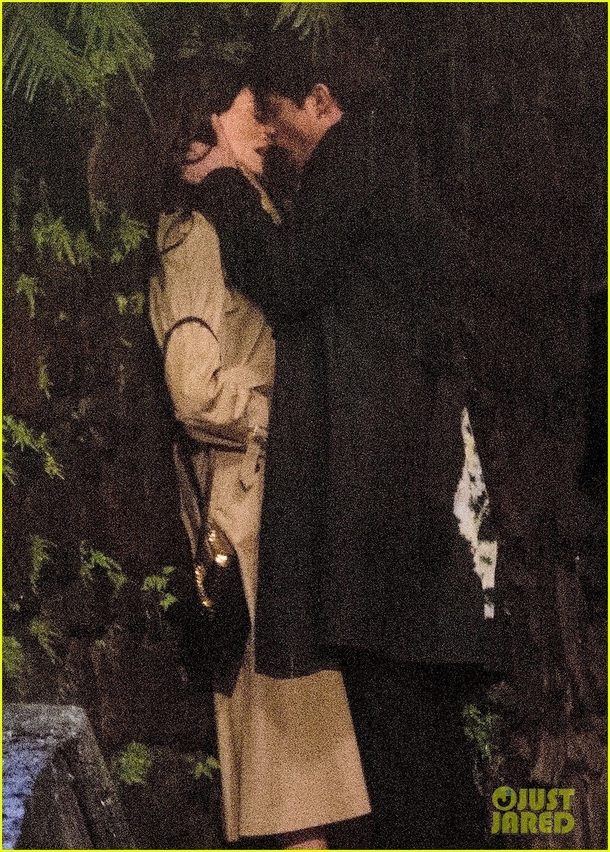 Nicholas Galitzine Makes Out With Anne Hathaway During Filming For 'The Idea of You' | Photo ...