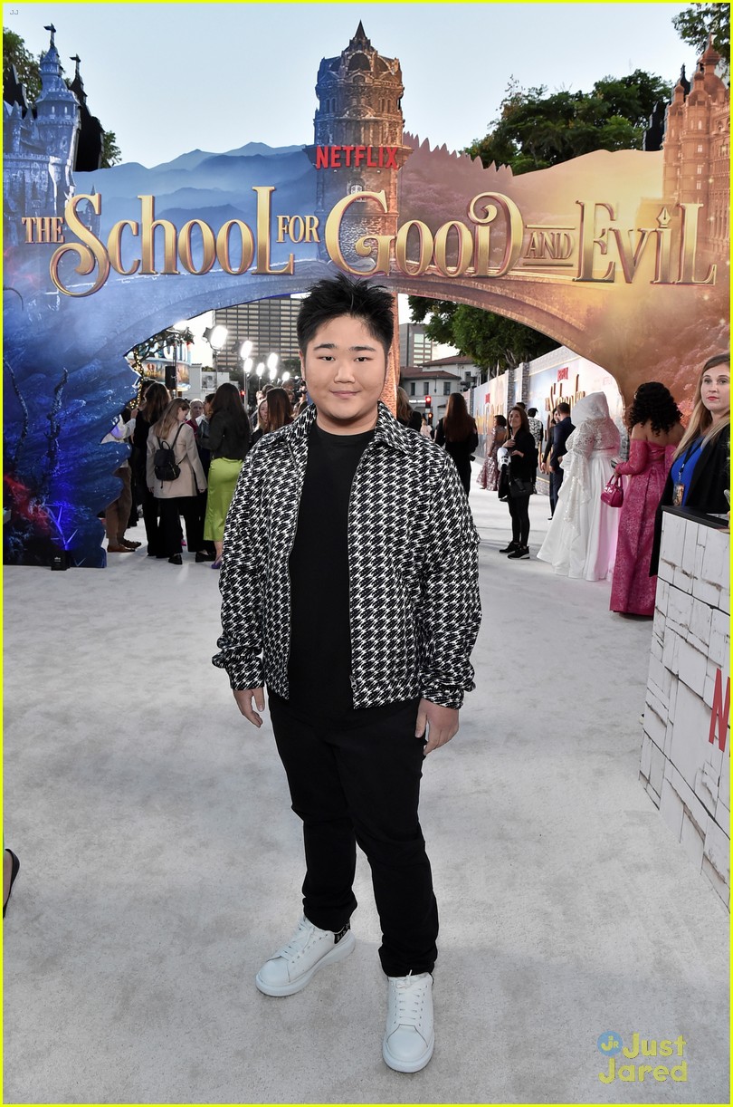 Corbin Bleu & Luke Mullen Support Sofia Wylie at 'School For Good & Evil' Premiere | Photo ...
