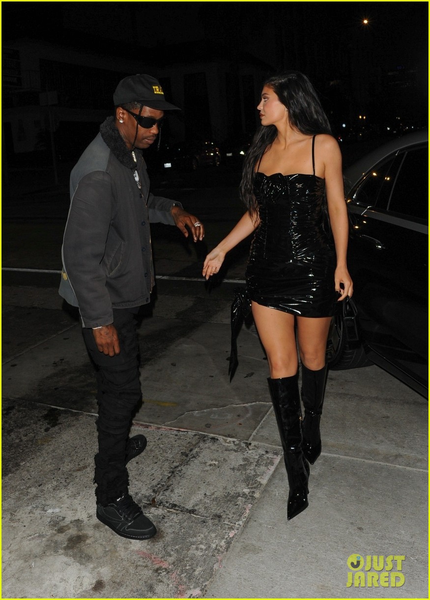 Kylie Jenner & Boyfriend Travis Scott Step Out for Date Night at Craig ...