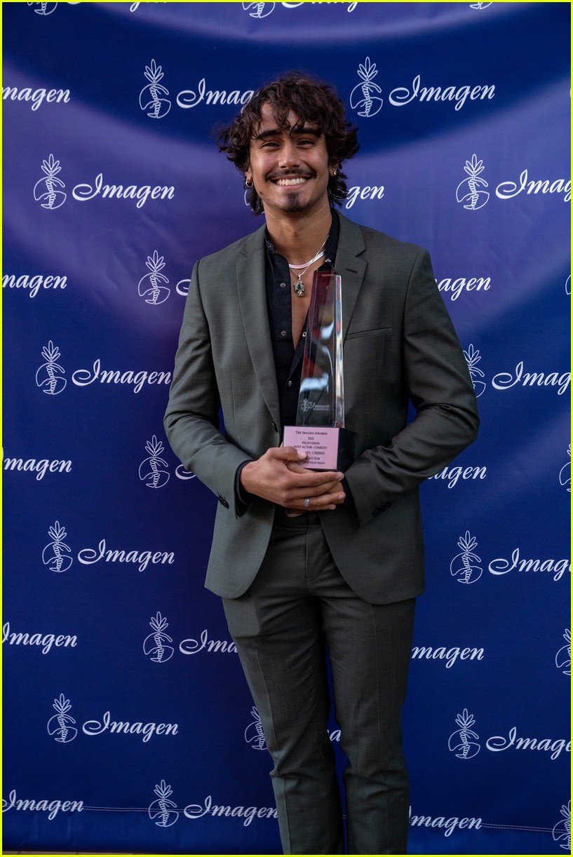 Michael Cimino & 'Love, Victor' Win at Imagen Awards 2022 | Photo 1358664 - Photo Gallery | Just ...