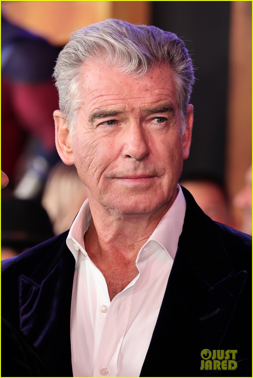 Noah Centineo, Quintessa Swindell, & Dwayne Johnson Premiere 'Black ...