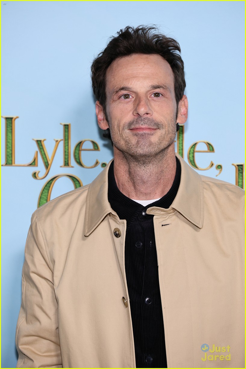 Shawn Mendes, Constance Wu & Winslow Fegley Premiere New Movie 'Lyle ...