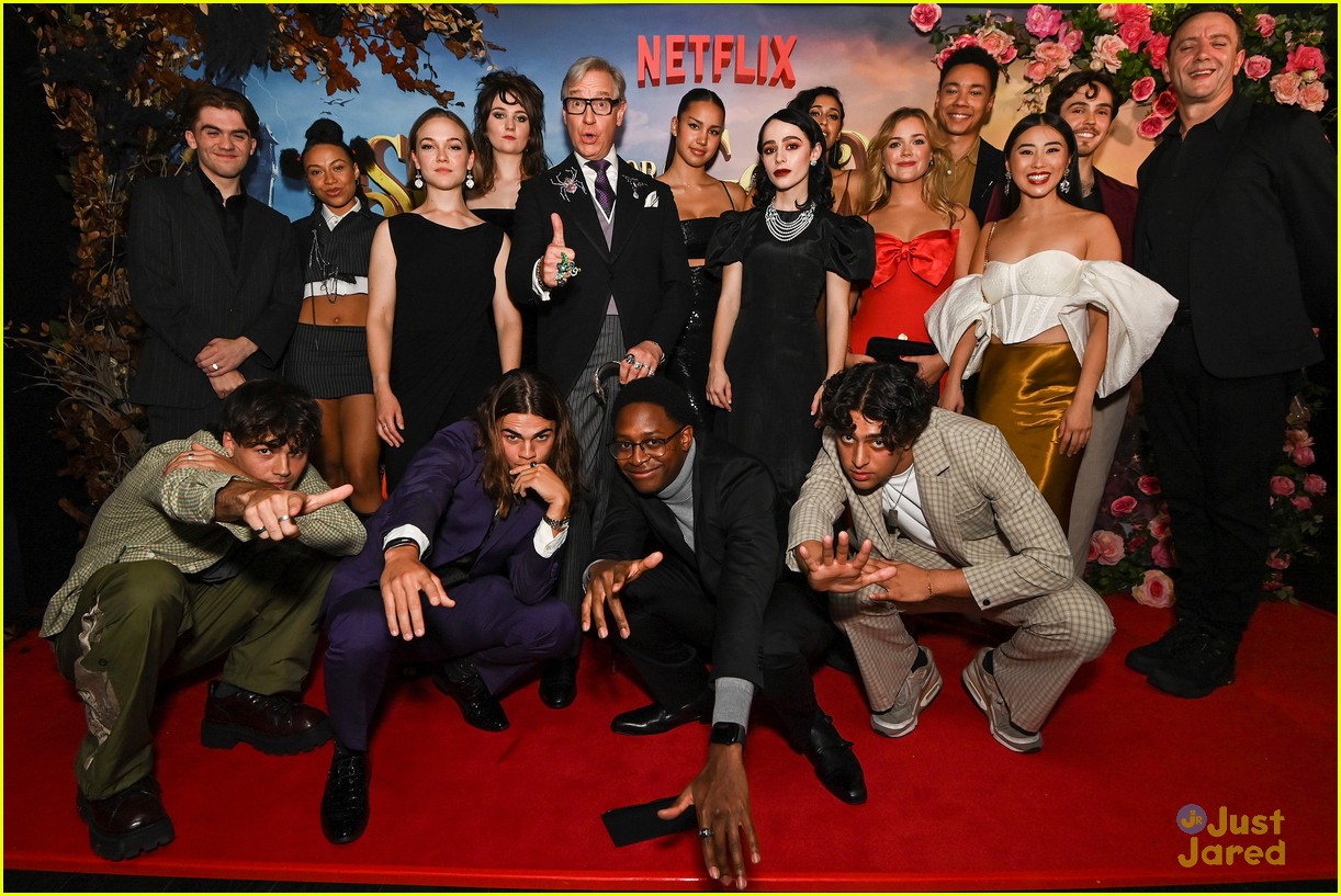 Sofia Wylie Points Out What's On Freya Parks' Dress at 'School For Good & Evil' Premiere | Photo ...