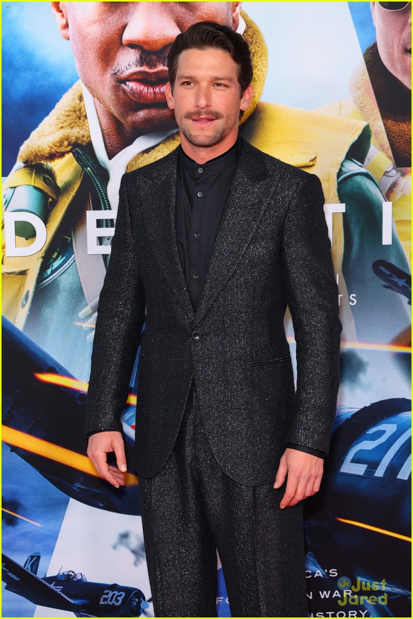 BFFs Joe Jonas, Daren Kagasoff & Spencer Neville Suit Up for 'Devotion ...