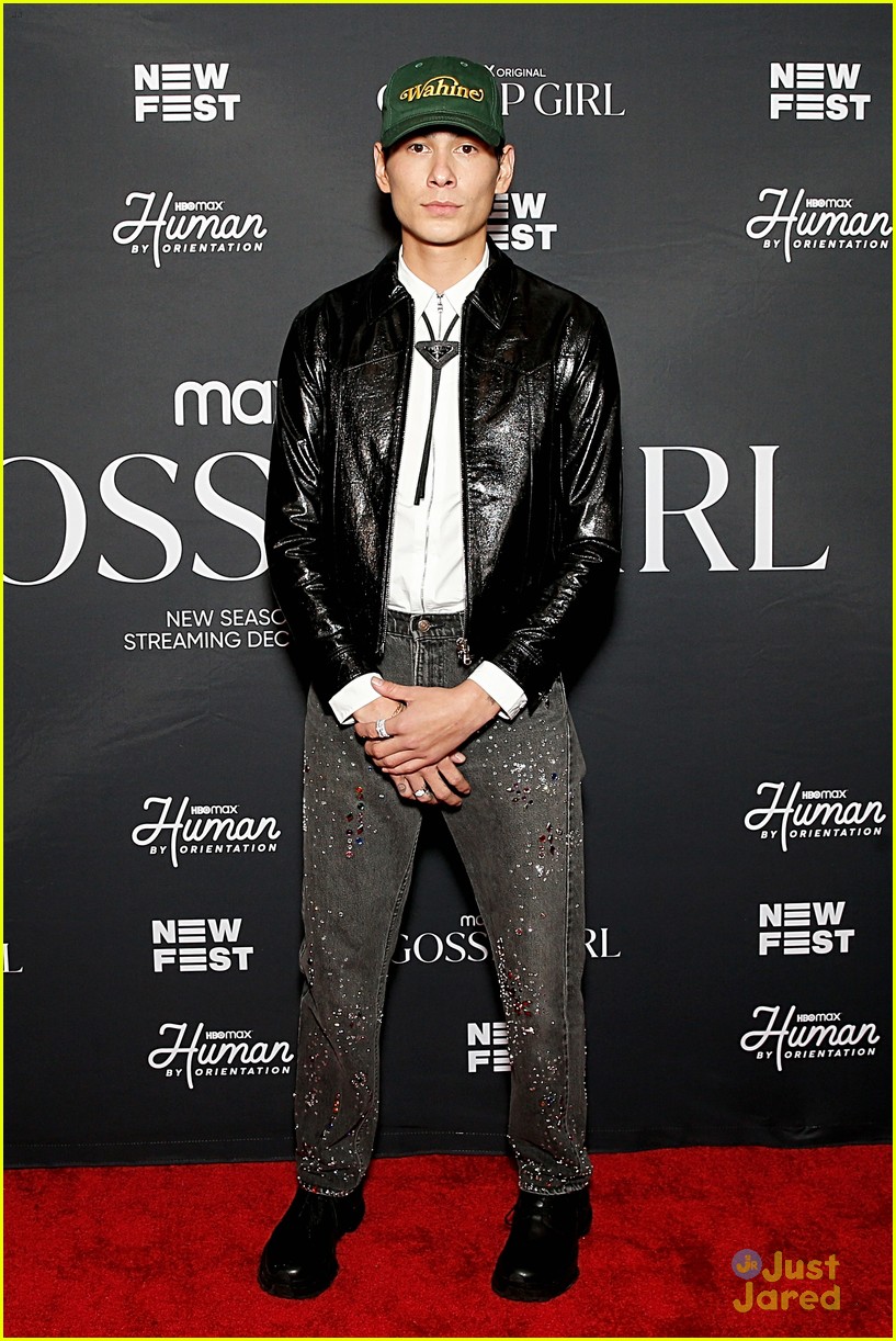 Savannah Smith, Grace Duah & Emily Alyn Lind Hit Up 'Gossip Girl ...