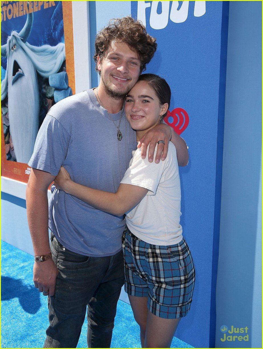 Full Sized Photo of haley lu richardson brett dier announce they secretly broke up 09 | Haley Lu ...