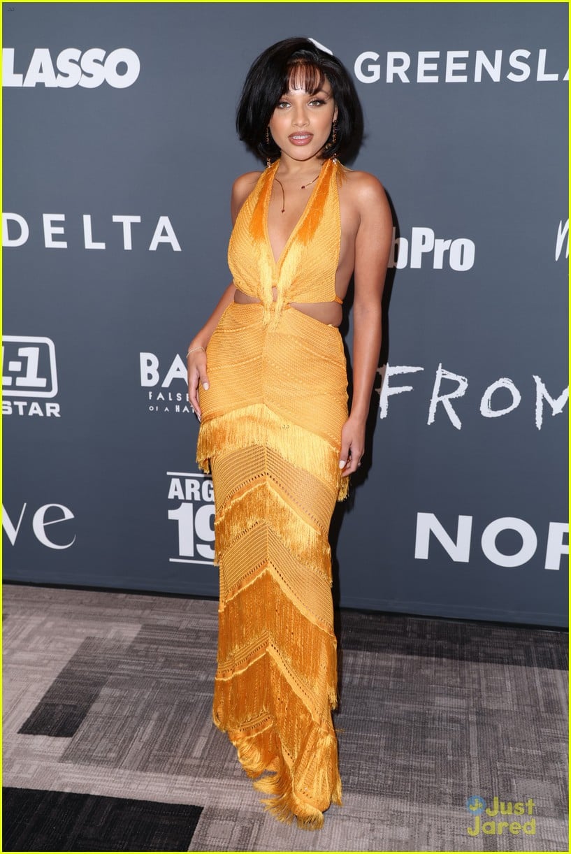 Jenna Ortega Honored With Rising Star Award, Presented by 'Wednesday ...