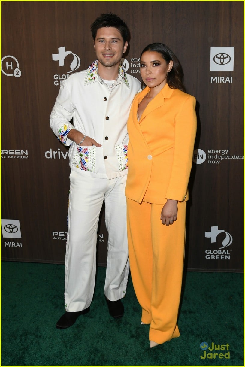 The Flash's Jessica Parker Kennedy Got Married to Ronen Rubinstein ...