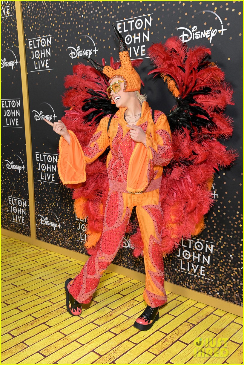 JoJo Siwa Rocks An Orange Feathered Look For 'Elton John Live' - See ...