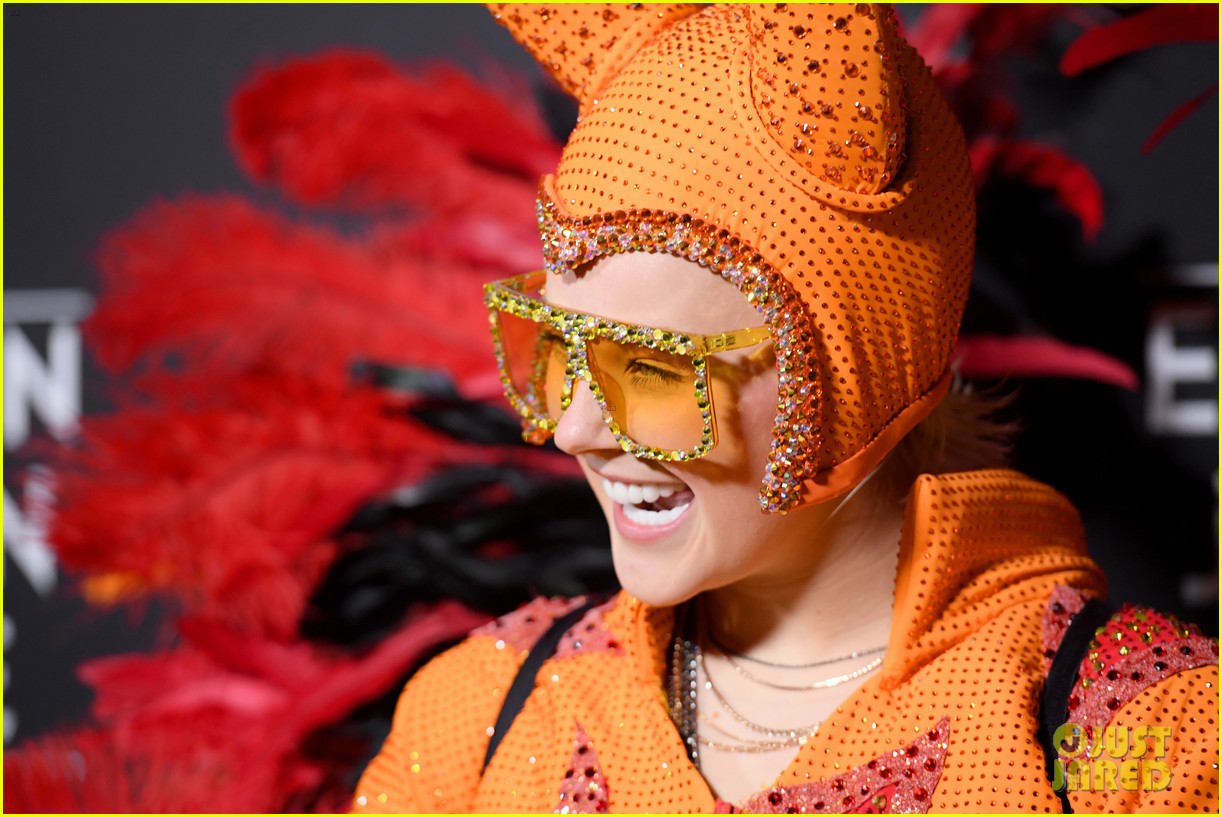 JoJo Siwa Rocks An Orange Feathered Look For 'Elton John Live' - See ...
