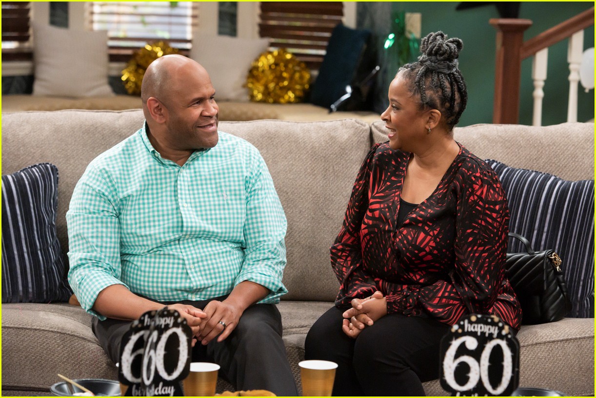 Raven's Mom Finally Returns on 'Raven's Home' Season 5 Finale TONIGHT ...