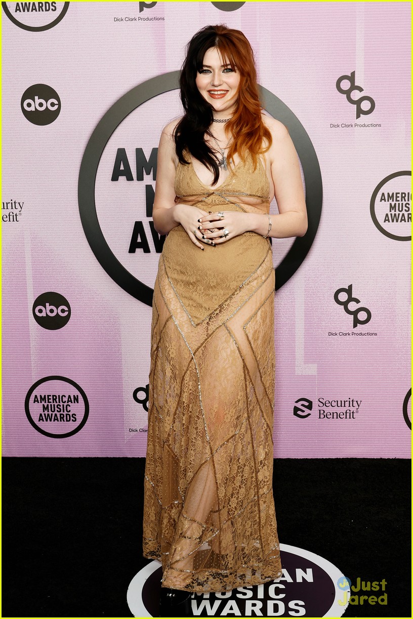 Sabrina Carpenter, Dove Cameron & Lauren Jauregui Attend American Music ...