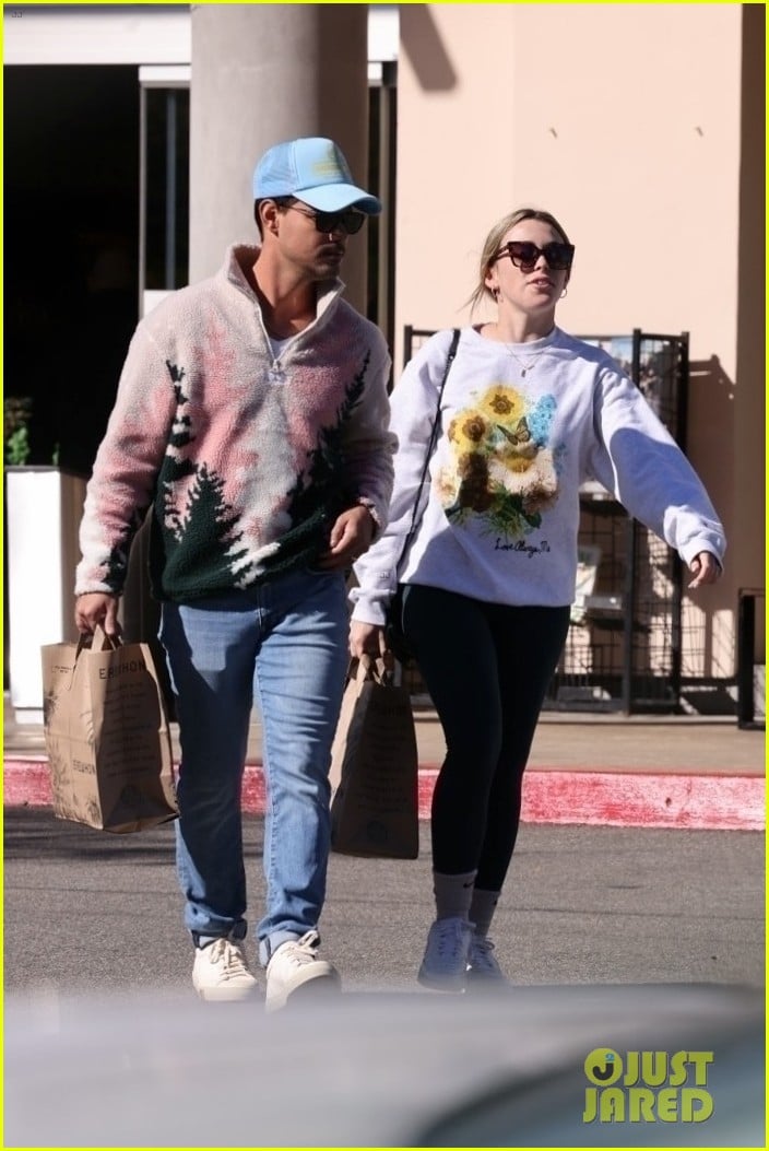 Newlyweds Taylor Lautner & Tay Dome Bundle Up For Shopping Trip After ...