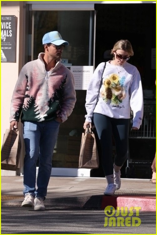 Full Sized Photo Of Taylor Lautner Tay Dome Go Shopping After Mexican Honeymoon 12 Newlyweds