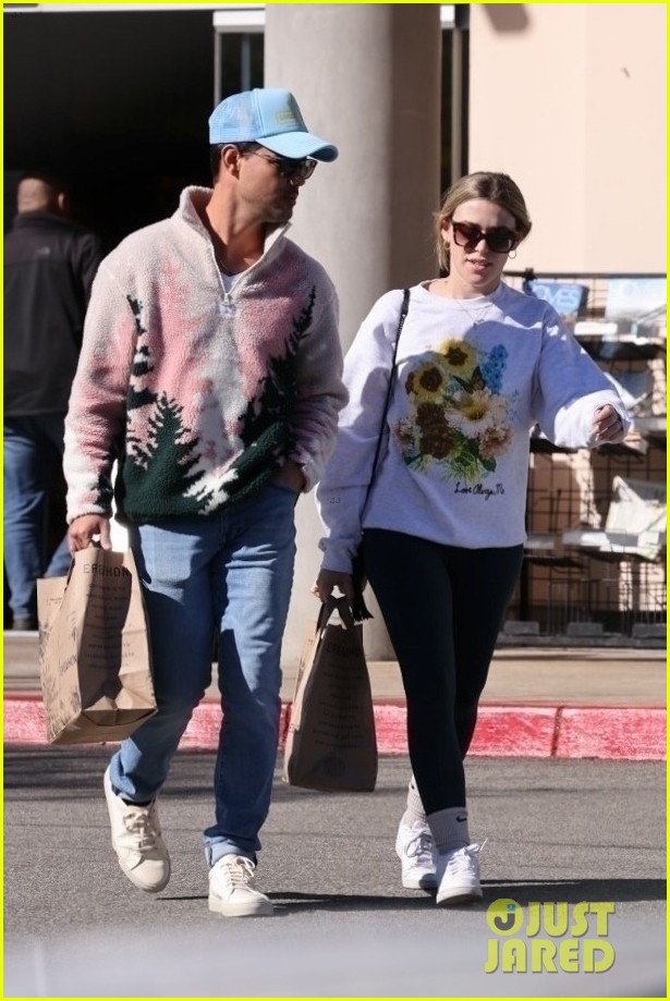 Newlyweds Taylor Lautner & Tay Dome Bundle Up For Shopping Trip After ...