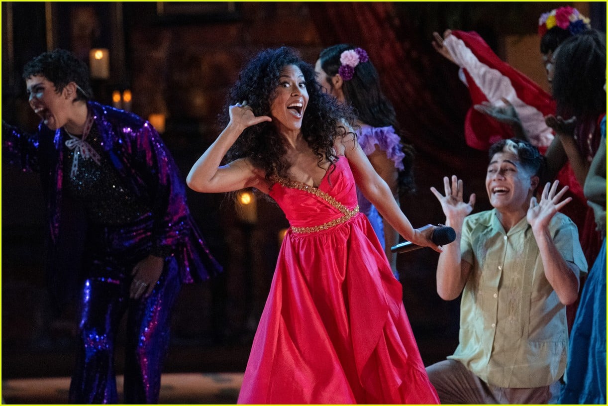 'Encanto at the Hollywood Bowl' Gets First Look - Watch the Trailer! | Photo 1364852 - Photo ...