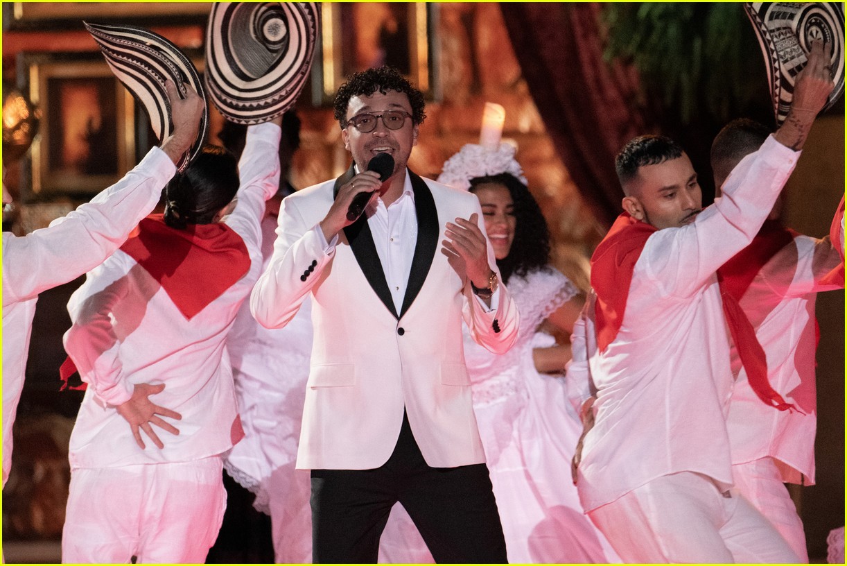 'Encanto at the Hollywood Bowl' Gets First Look - Watch the Trailer! | Photo 1364859 - Photo ...