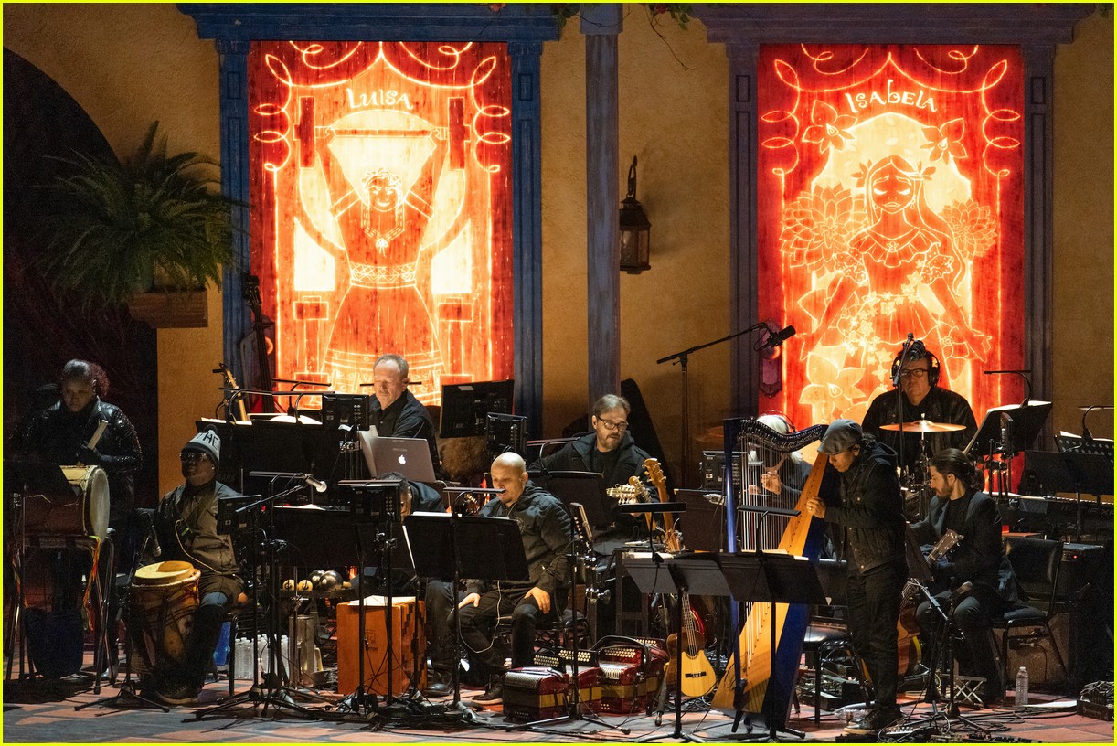 'Encanto at the Hollywood Bowl' Gets First Look - Watch the Trailer! | Photo 1364862 - Photo ...