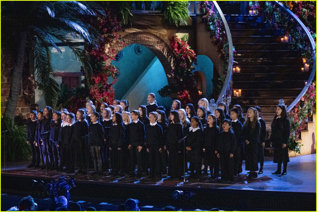 Full Sized Photo of encanto live at the hollywood bowl trailer 32 ...
