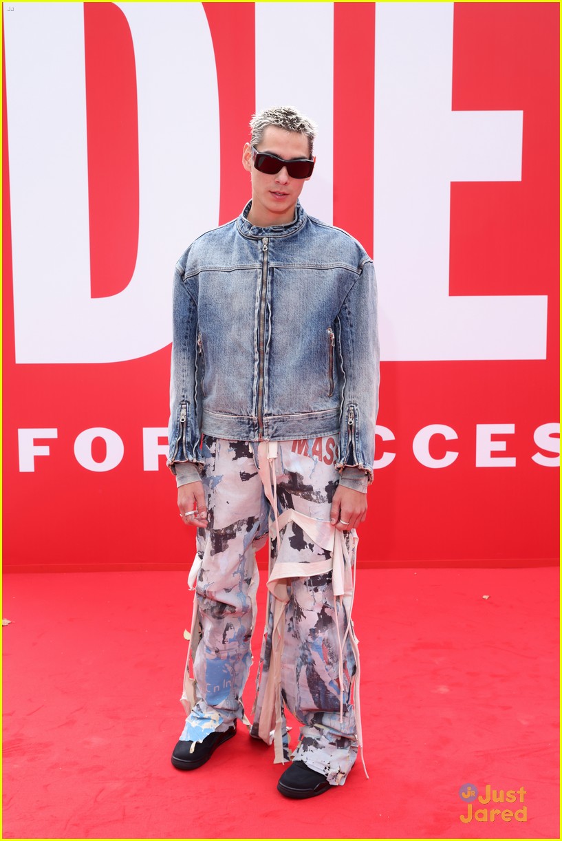 Evan Mock Dishes on 'Gossip Girl' Being His First Acting Role & How He ...