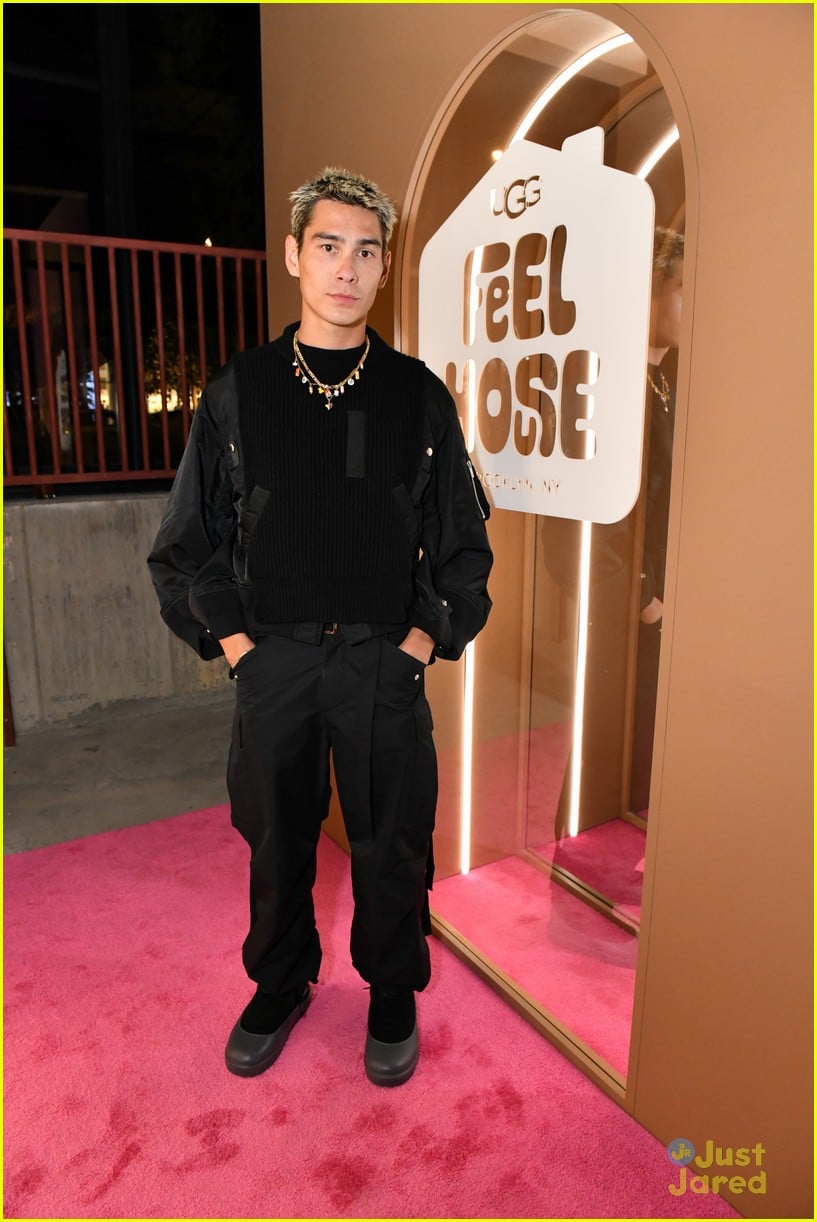 Full Sized Photo of evan mock opens up about gossip girl being his ...