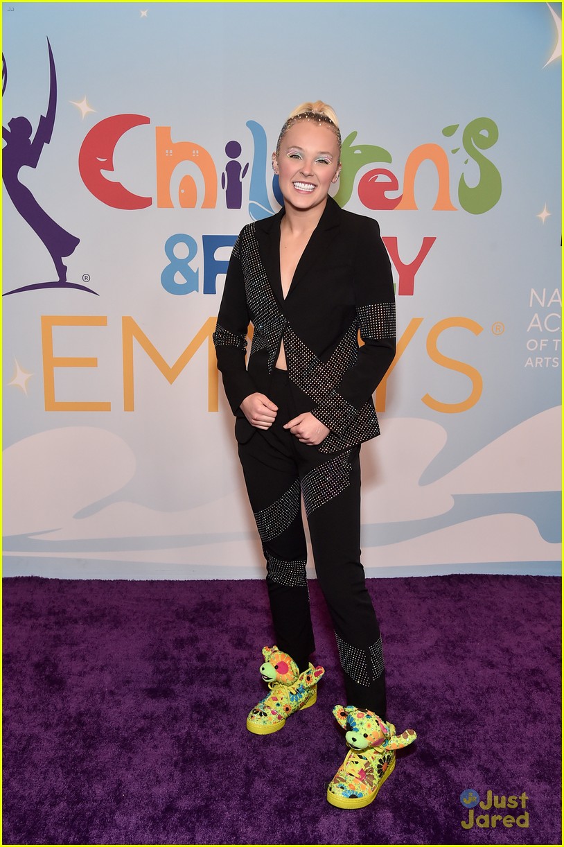 JoJo Siwa Hosts Night 1 of First Ever Children's & Family Emmy Awards ...
