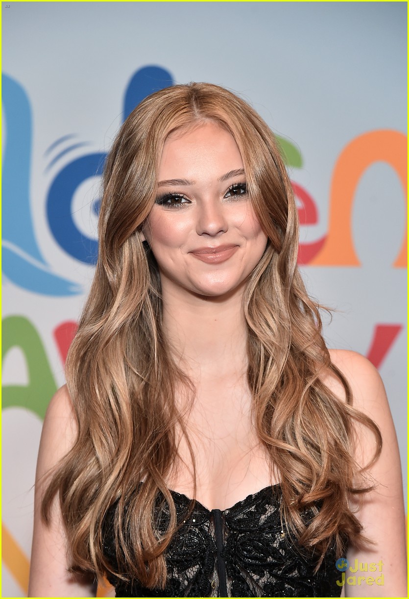 JoJo Siwa Hosts Night 1 of First Ever Children's & Family Emmy Awards ...