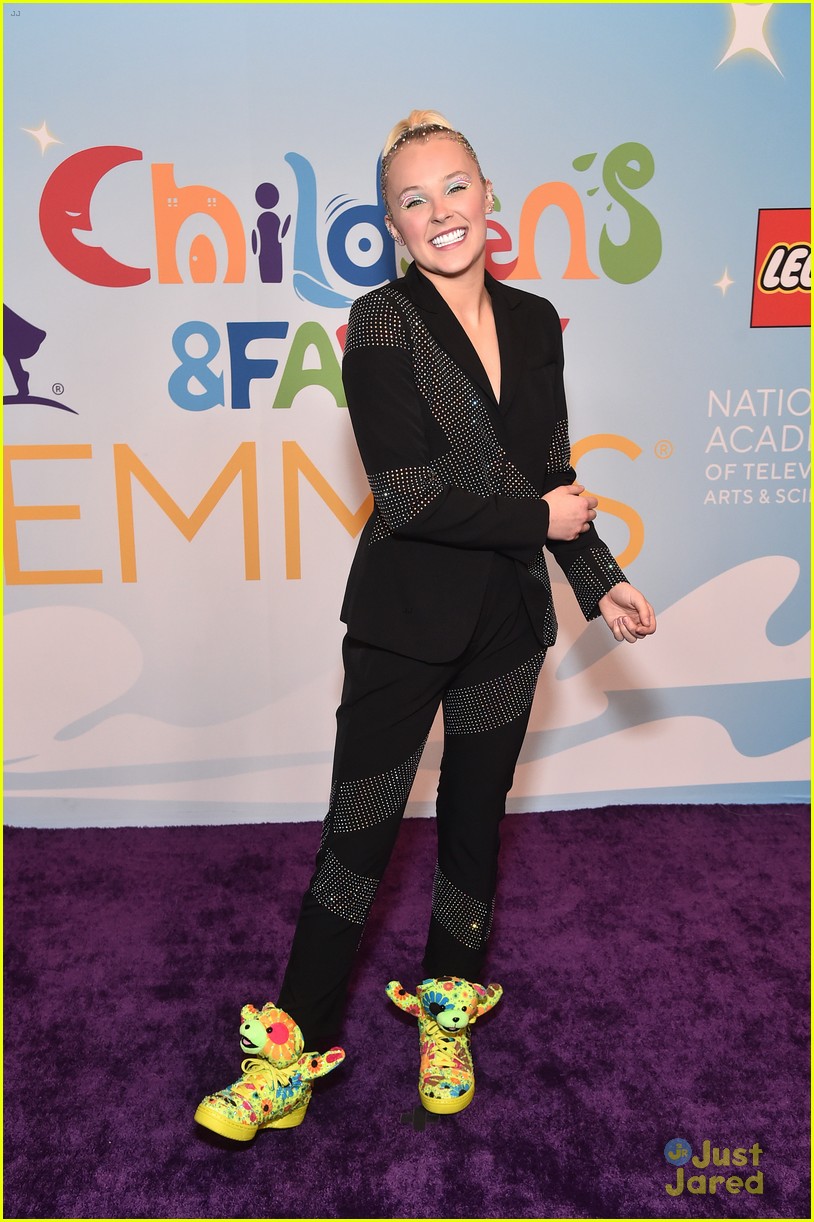 JoJo Siwa Hosts Night 1 of First Ever Children's & Family Emmy Awards ...