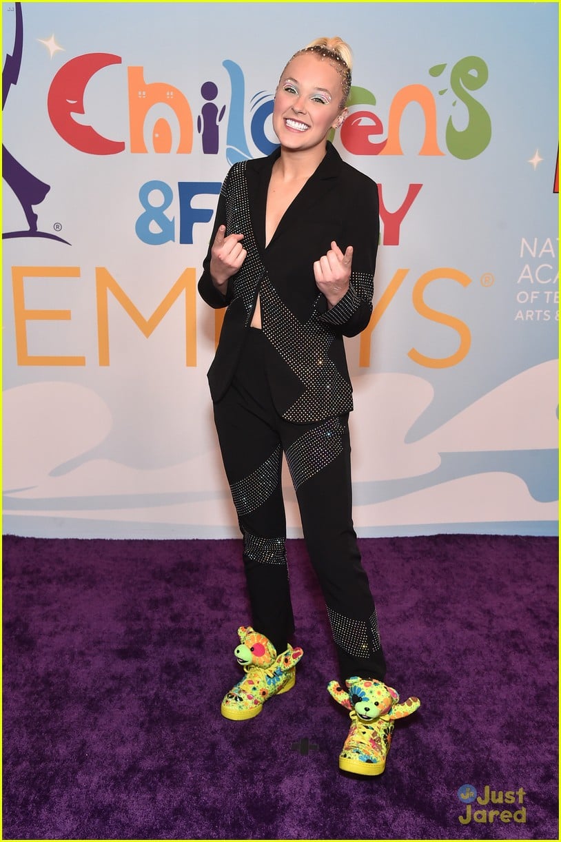 JoJo Siwa Hosts Night 1 of First Ever Children's & Family Emmy Awards ...