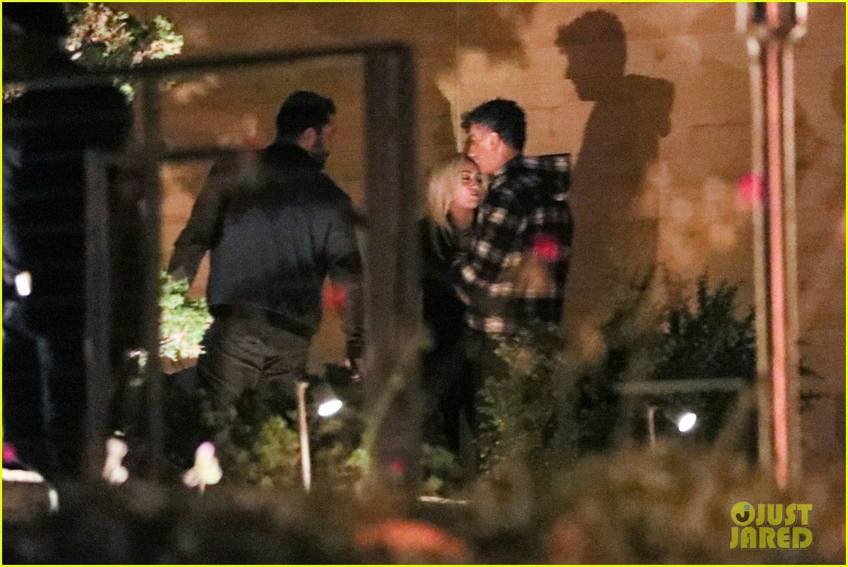 Miley Cyrus & Boyfriend Maxx Morando Met Up with Friends for Dinner ...