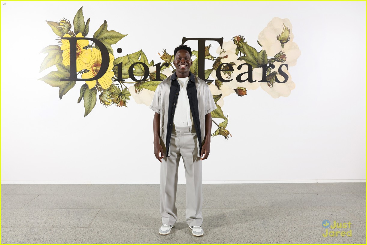 Thomas Doherty & Mena Massoud Attend Dior Tears Photo Call After Their ...